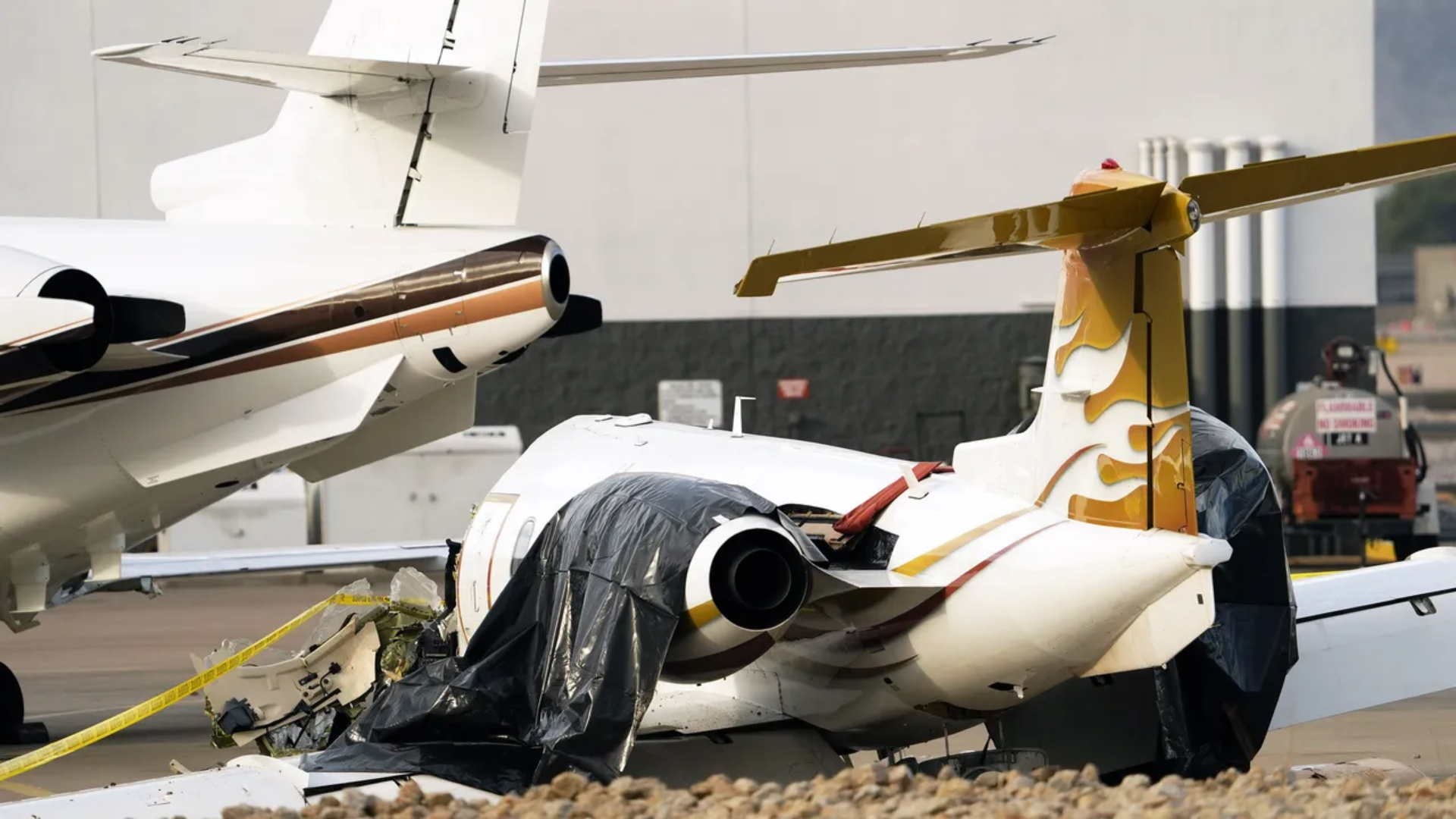 Vince Neil's Learjet Crashes on Landing (N81VN)